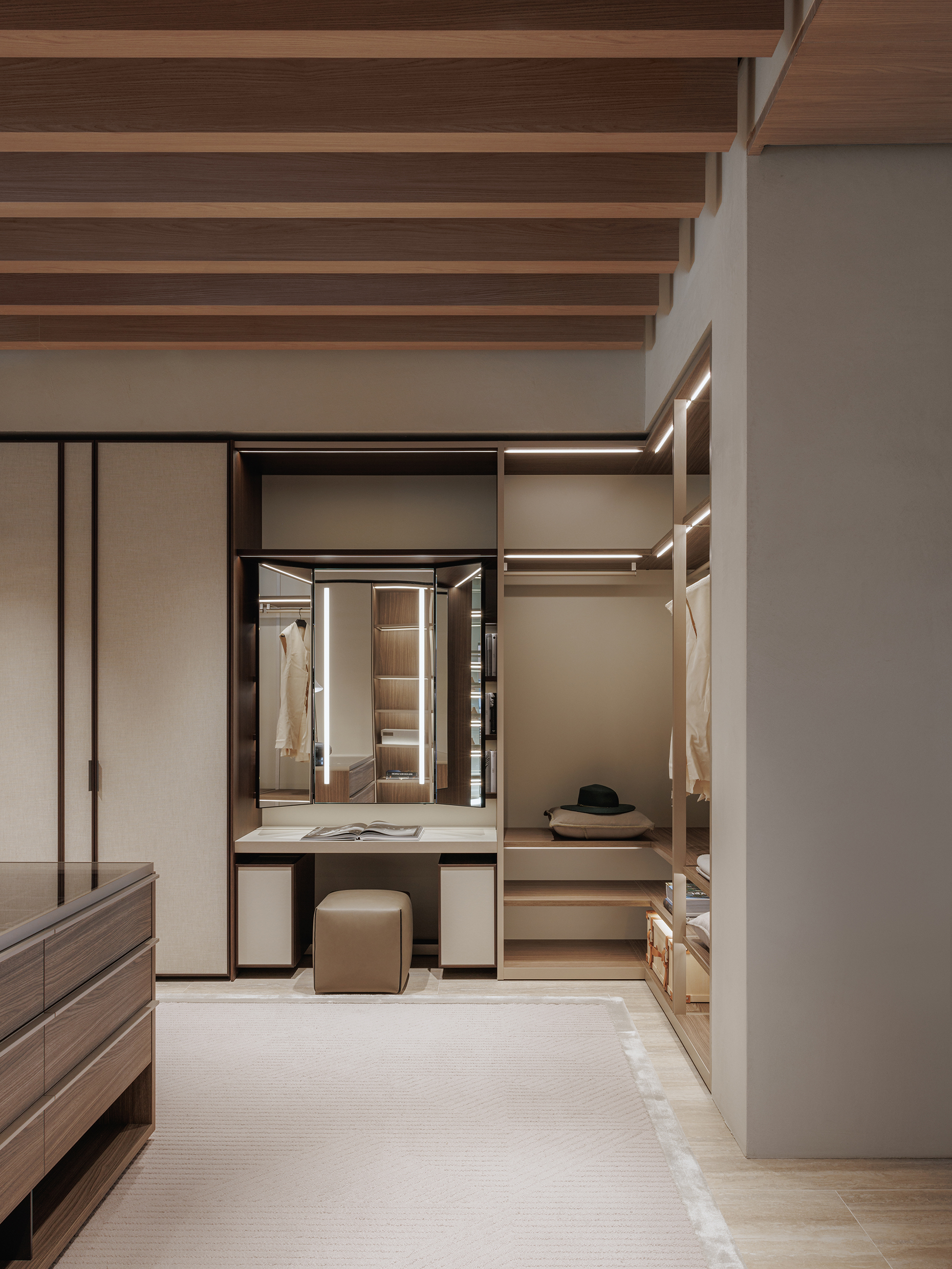 Garderobe, Gliss Master Blend – Interstudio