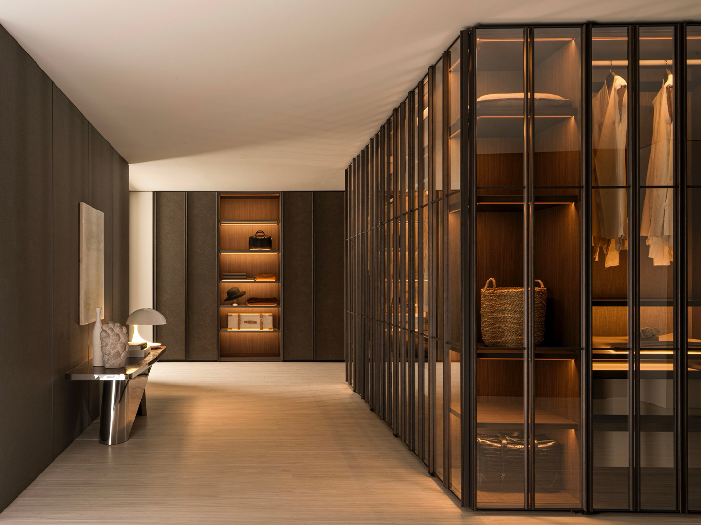 Garderobe, Gliss Master Meridian Doors – Interstudio